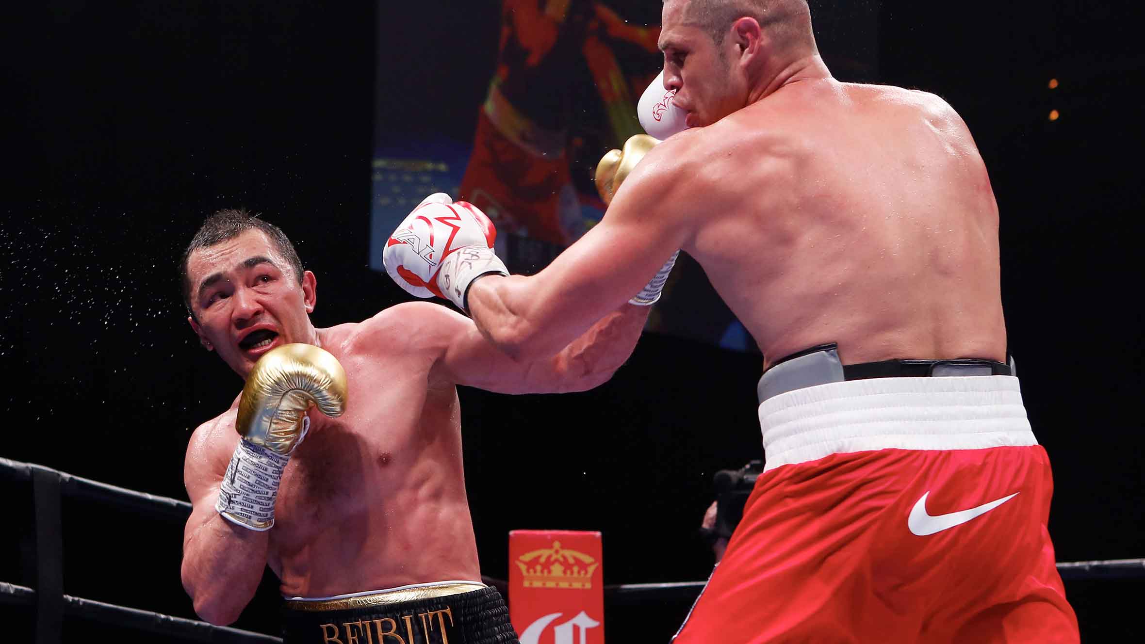 The Moment: Beibut Shumenov vs B.J. Flores